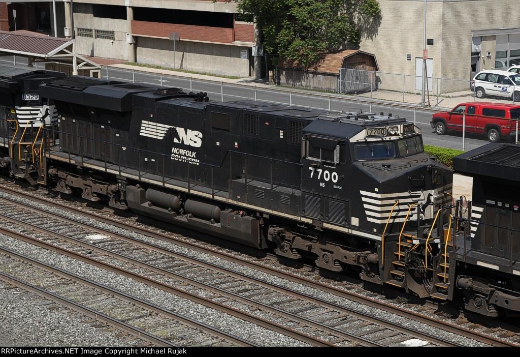 NS 7700
